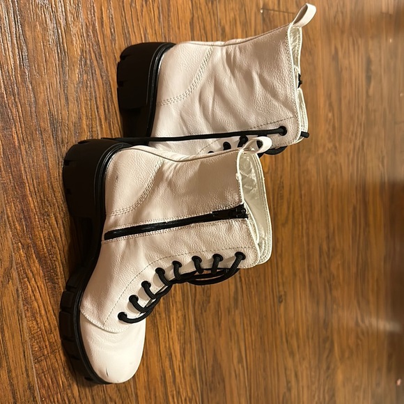 MIA | Shoes | Hello Im Seeing Mia Boots For 2 Size Is 85 And Only Worn ...